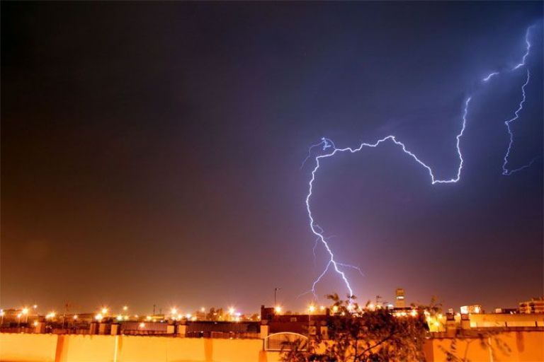 Cómo cuidarse los días de tormenta de rayos y centellas | El Orden de ...