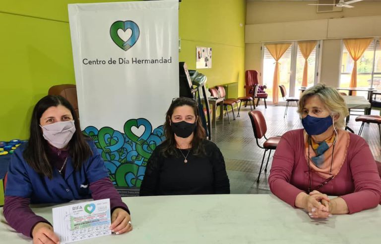 Esperamos que la comunidad, que es tan solidaria, nos ayude con la rifa ...